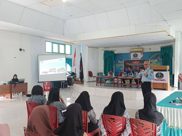 Kalapas Polewali Sampaikan Anak Binaan Mendapatkan Pembinaan Yang ... Kalapas Polewali Sampaikan Anak Binaan Mendapatkan Pembinaan Yang ...