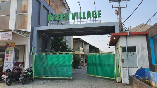 Sengketa Lahan di Bekasi: Akses Perumahan Ditutup Tembok | kumparan.com Sengketa Lahan di Bekasi: Akses Perumahan Ditutup Tembok | kumparan.com