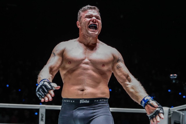 Malykhin Tantang Buchecha Dan De Ridder | kumparan.com