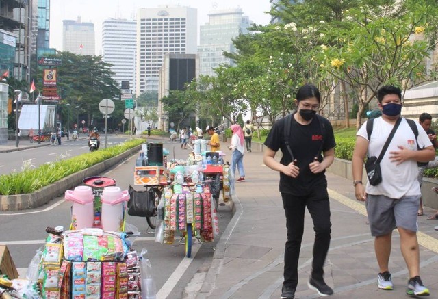 Pedagang Starling: Bertahan di Tengah Kebisingan Ibu Kota | kumparan.com