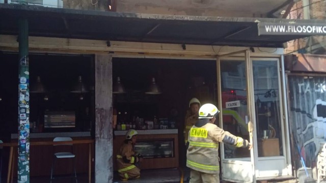 Penyebab Filosofi Kopi Terbakar: Karyawan Lupa Matikan Kompor | kumparan.com