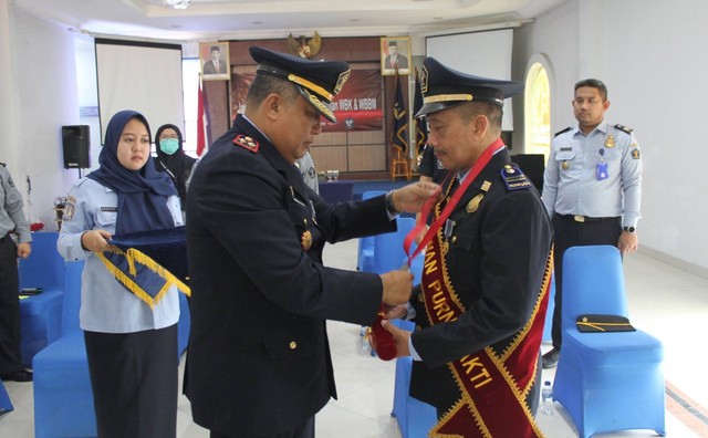 Imigrasi Karawang Ikuti Kegiatan Wisuda Purnabhakti Pengayoman ... Imigrasi Karawang Ikuti Kegiatan Wisuda Purnabhakti Pengayoman ...