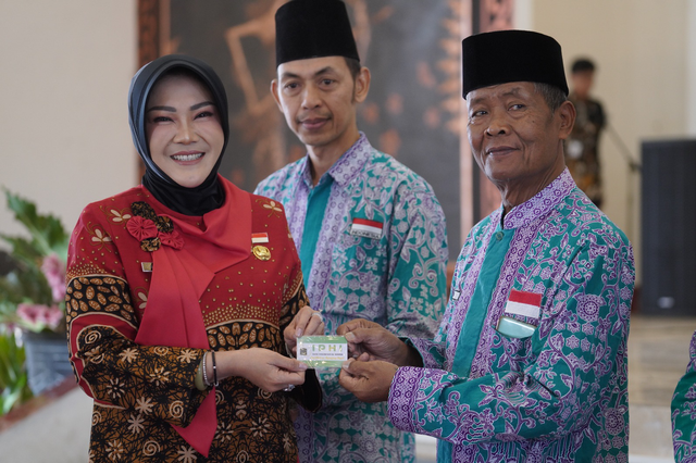 1.243 Jemaah Haji Terima KTA IPHI Klaten | kumparan.com