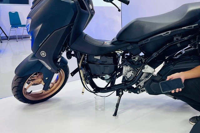 Yamaha NMax ‘Dibelah’, Buktikan Rangkanya Kuat Antikarat | kumparan.com