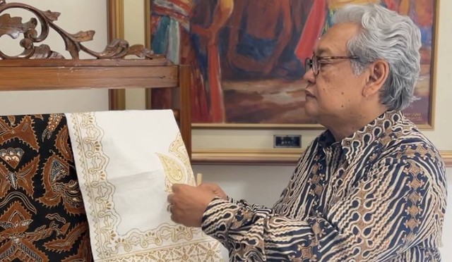 Keseruan Video Kreatif Hari Batik Nasional 2023 KBRI Tokyo | kumparan.com