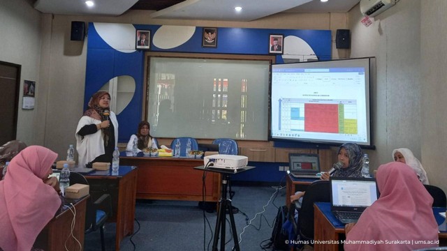 Tim Pengabdian UMS Bedah Kurikulum UMPO Ponorogo | kumparan.com