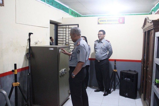 Sambangi Rupbasan Pekalongan, Kakanwil: Keterbatasan Sarpras Bukan ... Sambangi Rupbasan Pekalongan, Kakanwil: Keterbatasan Sarpras Bukan ...
