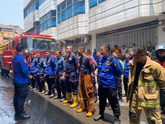 Ruko di Pasar Tengah, Bandar Lampung, Kebakaran, Ada Suara Ledakan - Lampung Geh News