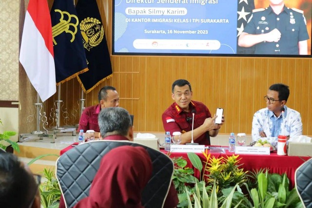 Dirjen Imigrasi Kunjungi Kanim Surakarta Ajak Jajaran Berpikir Hebat ... Dirjen Imigrasi Kunjungi Kanim Surakarta Ajak Jajaran Berpikir Hebat ...