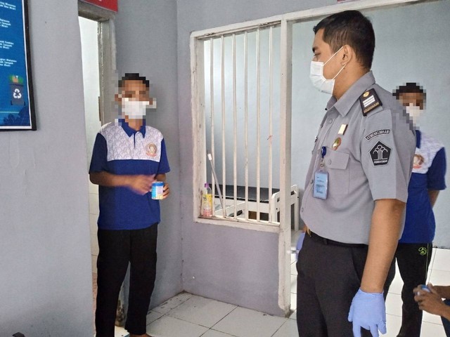 Langkah Proaktif, Rutan Pasangkayu Ajarkan Bahaya Narkoba Kepada WBP ... Langkah Proaktif, Rutan Pasangkayu Ajarkan Bahaya Narkoba Kepada WBP ...