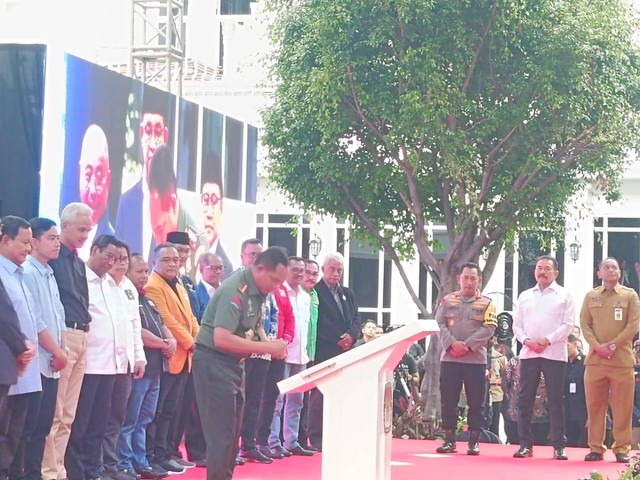 Capres-Cawapres dan Parpol Teken Deklarasi Kampanye Pemilu 2024 Damai | kumparan.com