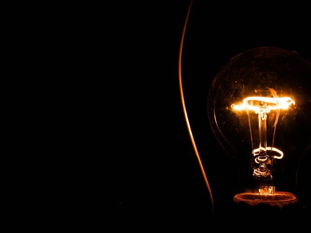 Mengenal Jenis-Jenis Bahan Listrik, Apa Saja? | kumparan.com