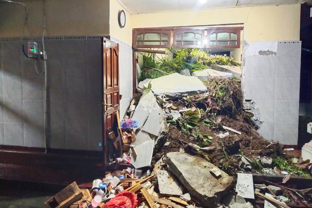 Suami Istri Di Bali Tewas Tertimpa Longsor