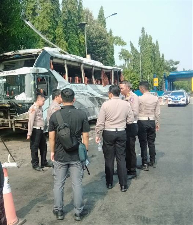 Rinto Baru Pertama Sopiri Bus yang Kecelakaan di Tol Cipali & Tewaskan 12 Orang | kumparan.com