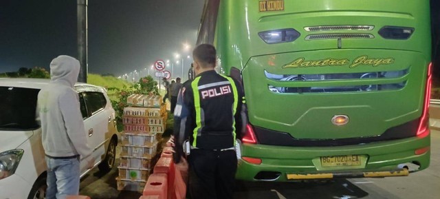Penyelundupan Ratusan Burung Liar Ilegal Berhasil Digagalkan Di Tol