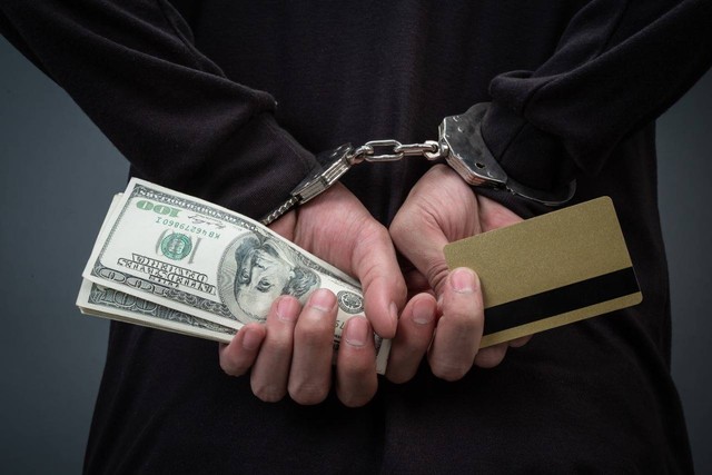 Menegakkan Etika dan Hukum dalam Pemberantasan Korupsi | kumparan.com