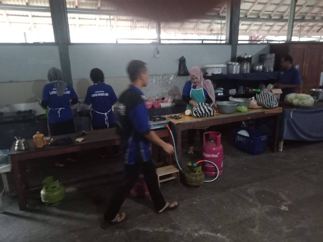Membangun Keterampilan: Narapidana Lapas Magelang Terampil dalam Tata ... Membangun Keterampilan: Narapidana Lapas Magelang Terampil dalam Tata ...