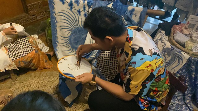 Gibran Ajak Pengrajin Batik Pekalongan Dagang Online: Kalau Enggak ...