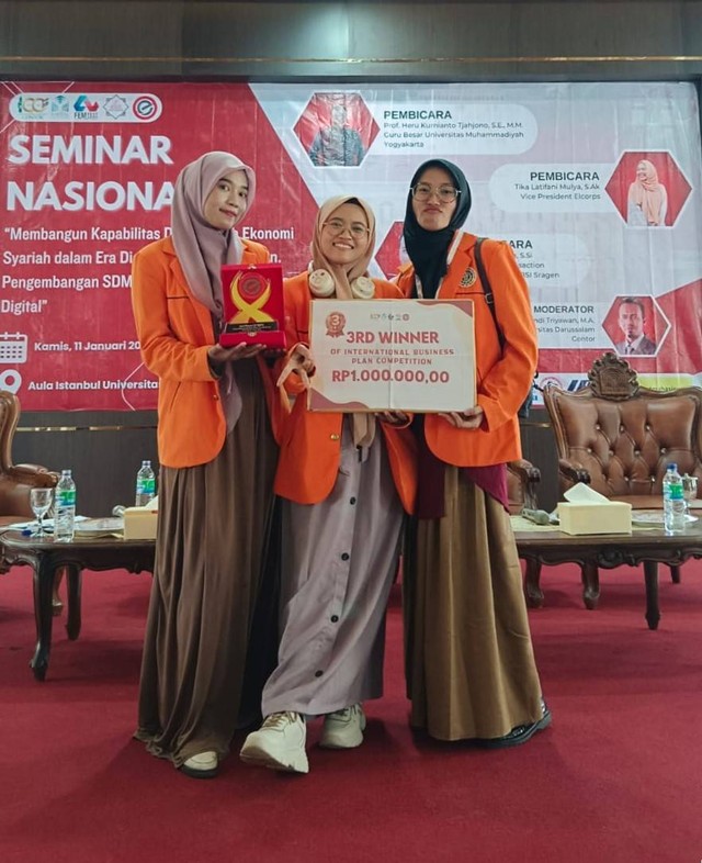 Mahasiswa UAD Raih Juara pada Kompetisi IBPC | kumparan.com