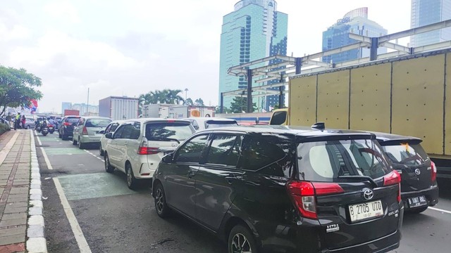 Polisi Buka Tol Dalam Kota yang Sempat Diblokade Massa Demo APDESI | kumparan.com