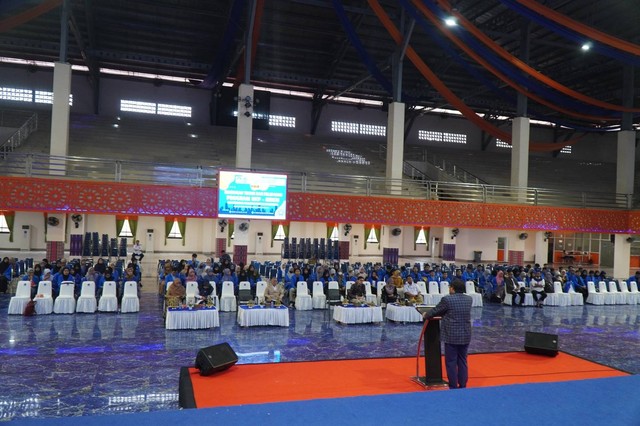 Rektor Lepas Mahasiswa Program Pertukara Kampus Merdeka Unismuh Makassar | kumparan.com