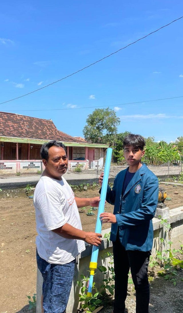 Mahasiswa KKN Undip 2024 Sukses Merancang Alat Penabur Pupuk Jagung Inovatif | kumparan.com