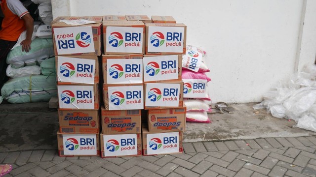 BRI Salurkan Bantuan Tanggap Darurat Buat Warga Terdampak Banjir | kumparan.com
