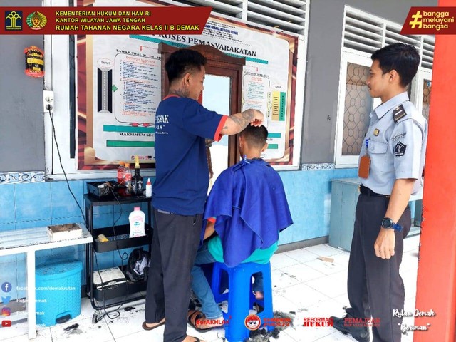 Keterampilan Barbershop: Pintu Masuk Menuju Kemandirian di Rudem ... Keterampilan Barbershop: Pintu Masuk Menuju Kemandirian di Rudem ...