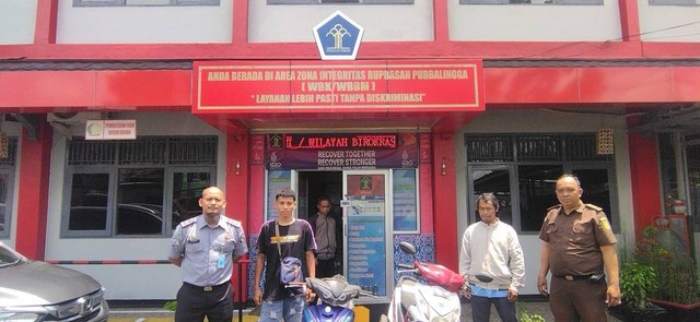 Sejuk Pagi Lakukan Giat Pengeluaran Basan Baran 2 Unit Motor Titipan ...