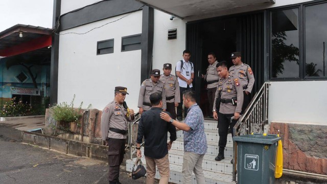 Pleno Rekapitulasi Suara Pemilu Tingkat Kabupaten Sekadau Dijaga Ketat ...