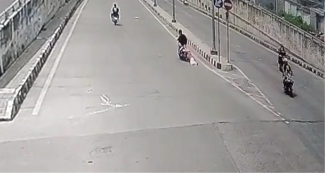 Polisi Kejar Begal Motor di Bekasi yang Seret Korbannya | kumparan.com