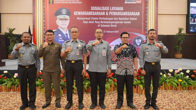 Kemenkumham Sulbar Sosialisasikan Layanan Kewarganegaraan | kumparan.com