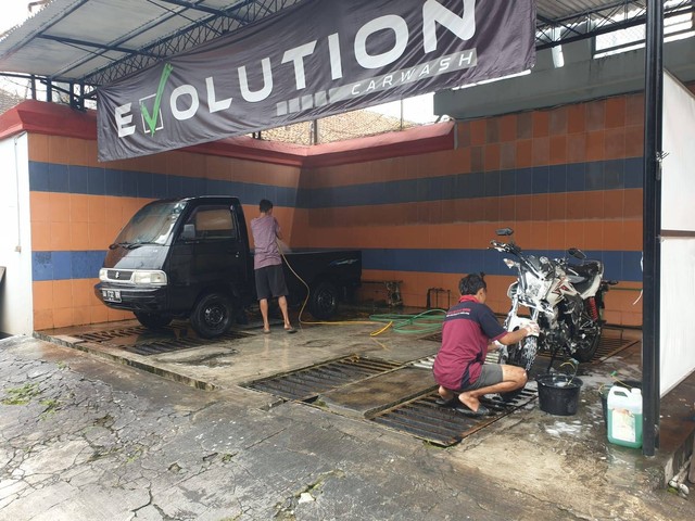 Evolution Carwash: Narapidana Lapas Magelang Buktikan Potensi Kreativitas | kumparan.com