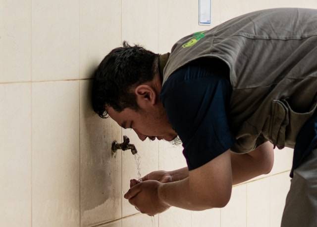 Pengertian Thaharah dan Macam-macamnya dalam Agama Islam | kumparan.com