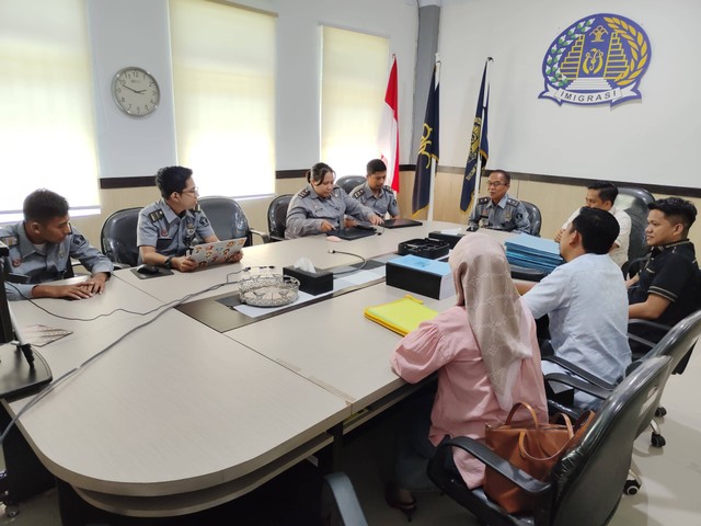 Verifikasi Dokumen Fisik Calon PBH periode 2025-2027 pada Lembaga Bantuan Hukum | kumparan.com