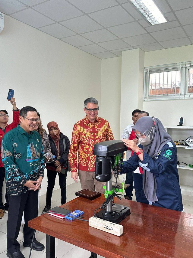 Maker Innovation Space Resmi Berdiri di Tiga Universitas Bergengsi ...