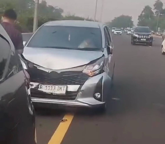 Tabrakan Beruntun di Tol Jagorawi Diduga Gara-gara Ada Orang Nyeberang | kumparan.com
