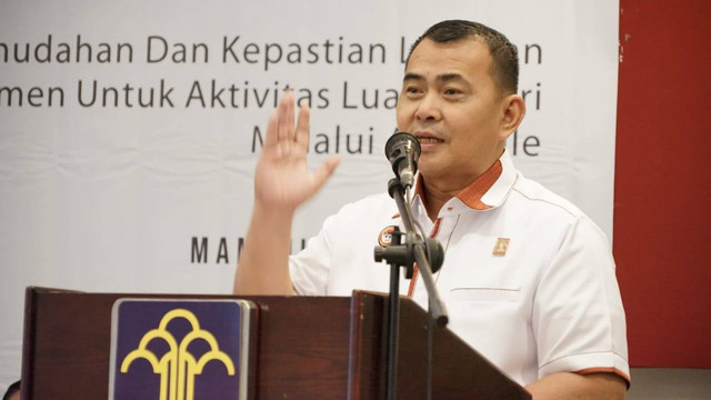 Sahli Kosmas Harefa Buka Secara Resmi di Kemenkumham Sulbar Kegiatan Apostille | kumparan.com