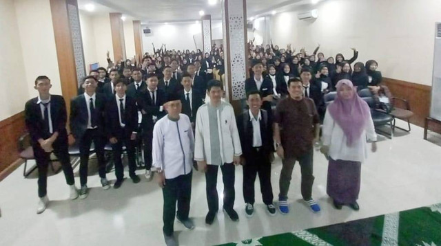 Yudisium FKIP Unismuh Makassar, 177 Mahasiswa Resmi Menyandang Gelar Sarjana | kumparan.com
