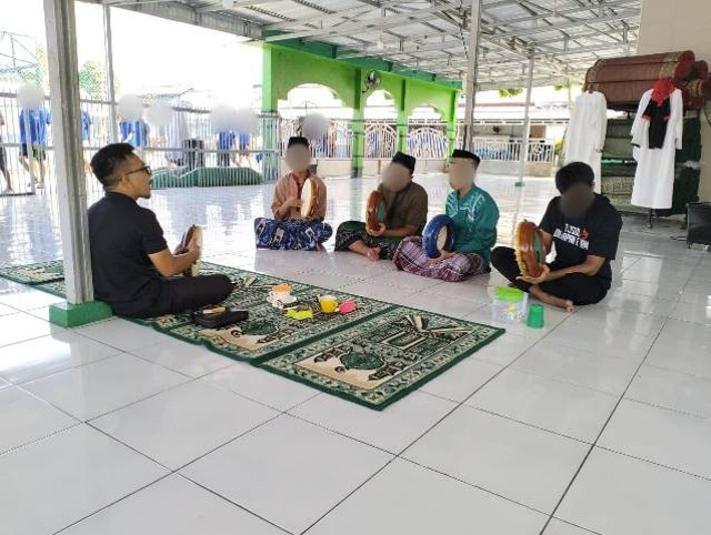 Seni Hadrah Jadi Program Pembinaan untuk WBP di Lapas Sekayu | kumparan.com