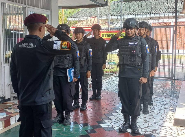 Regu Pengamanan Lapas Besi Siap Siaga 24 Jam | kumparan.com