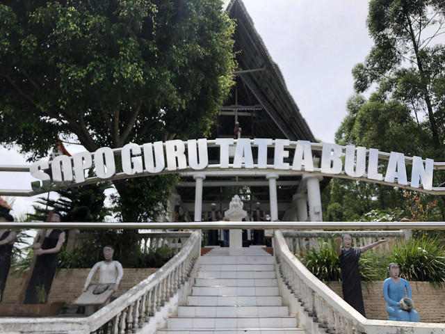 Sopo Guru Tatea Bulan: Warisan Budaya Nusantara | kumparan.com