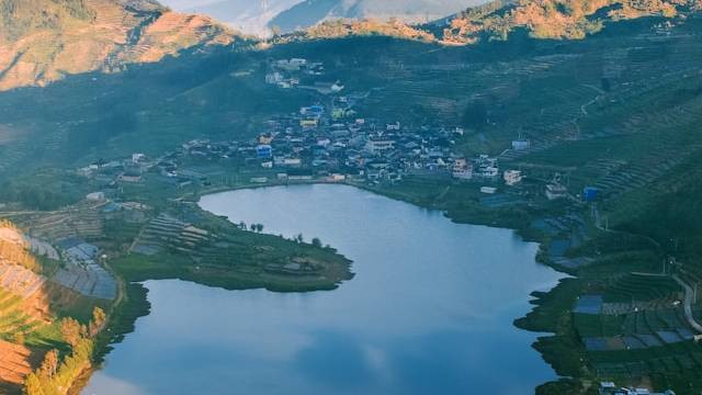 Telaga Pengilon di Dataran Tinggi Dieng: Daya Tarik dan Keunikannya ...