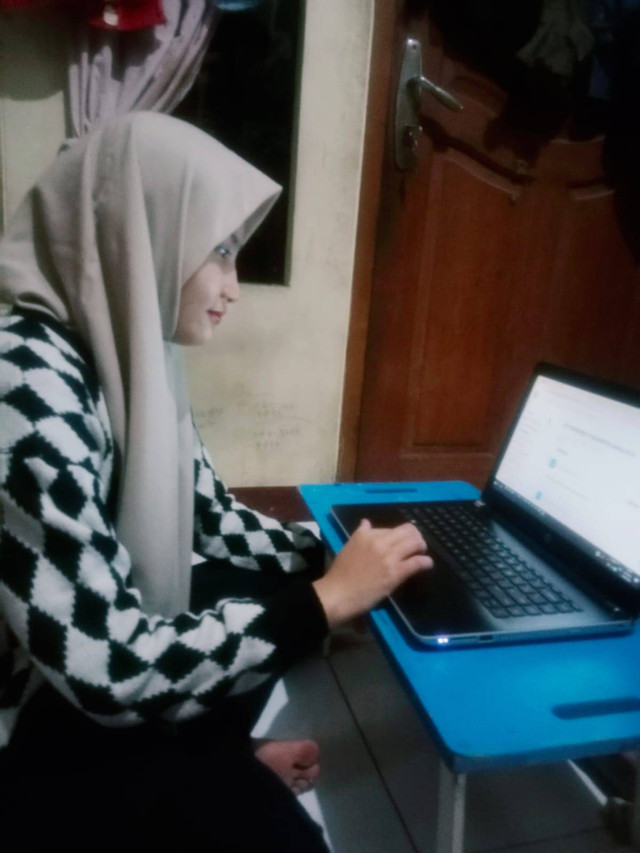 E-Learning: Membuka Jendela Dunia dari Layar Gadget | kumparan.com