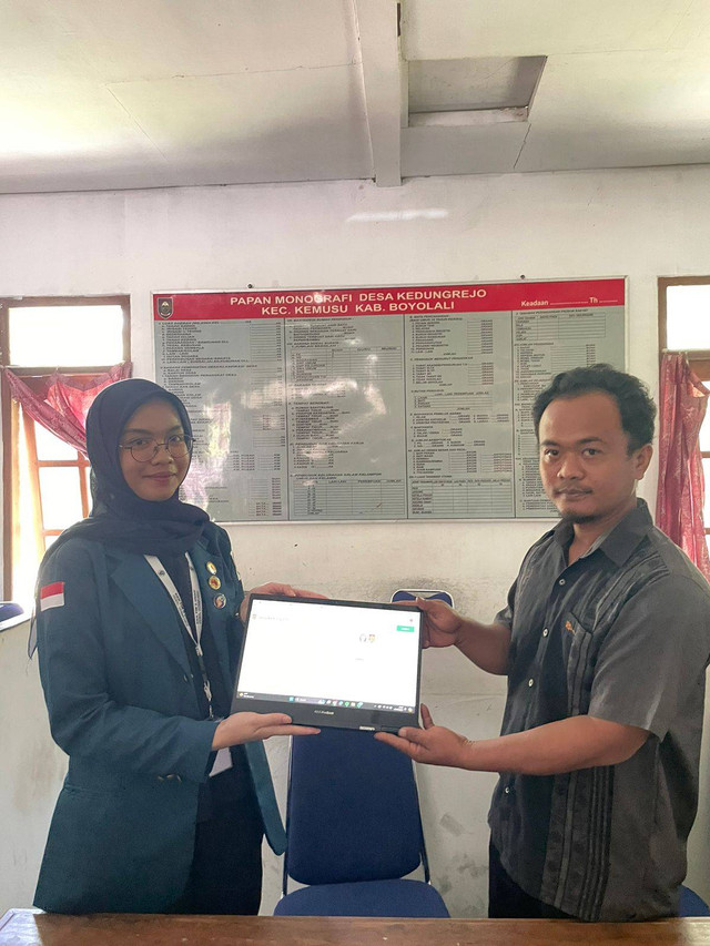 Mahasiswa KKN Undip Petakan UMKM Kedungrejo, Dorong Pertumbuhan Ekonomi Lokal | kumparan.com