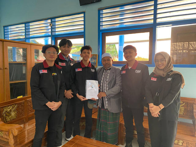 "Pengenalan Ilmu Kelistrikan oleh Kelompok PMM UMM untuk Siswa SDN Tegalweru" | kumparan.com