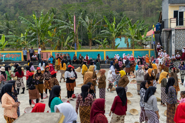 3 Manfaat Tari Muli yang Mempererat Tradisi | kumparan.com