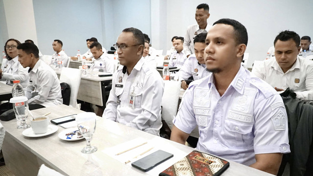 Petugas LPKA Ambon Ikuti Giat Pemberantasan Pungli & Pengendalian ...