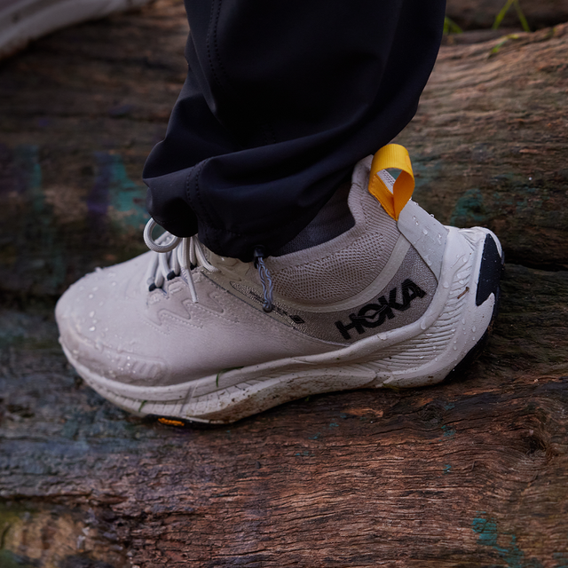 5 Sepatu HOKA untuk Long Run yang awet | kumparan.com