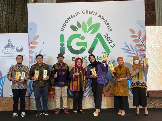 Pertamina Jatimbalinus Raih 8 Penghargaan di Indonesia Green Awards 2022 | kumparan.com